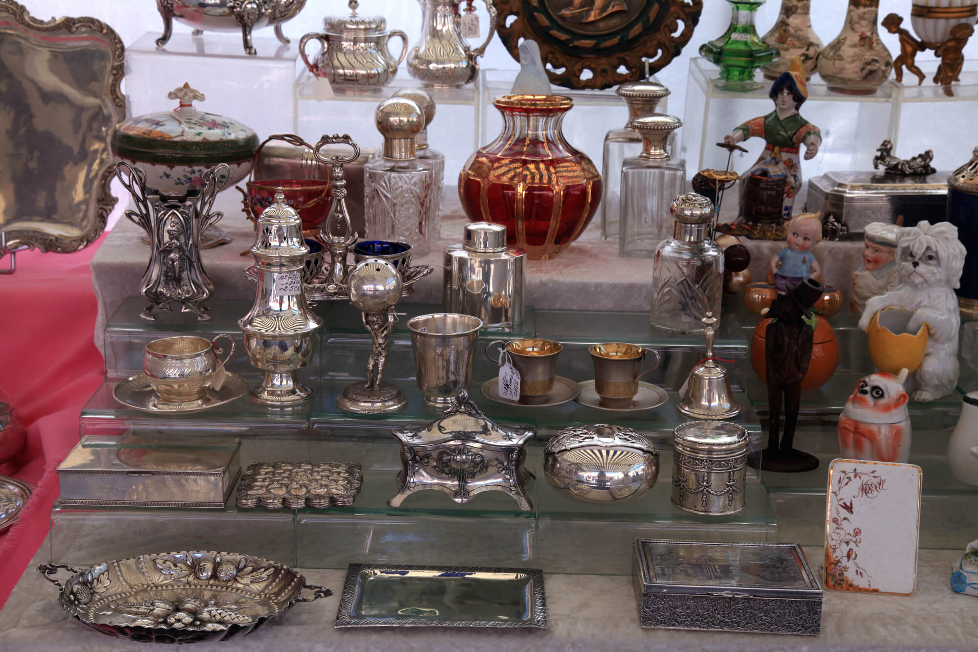 Selling Antiques Before a Move: How to Make the Most Out of Your Goods ...